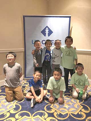 後排 alex zhang aaron lin ayden huang rex zhu 前排